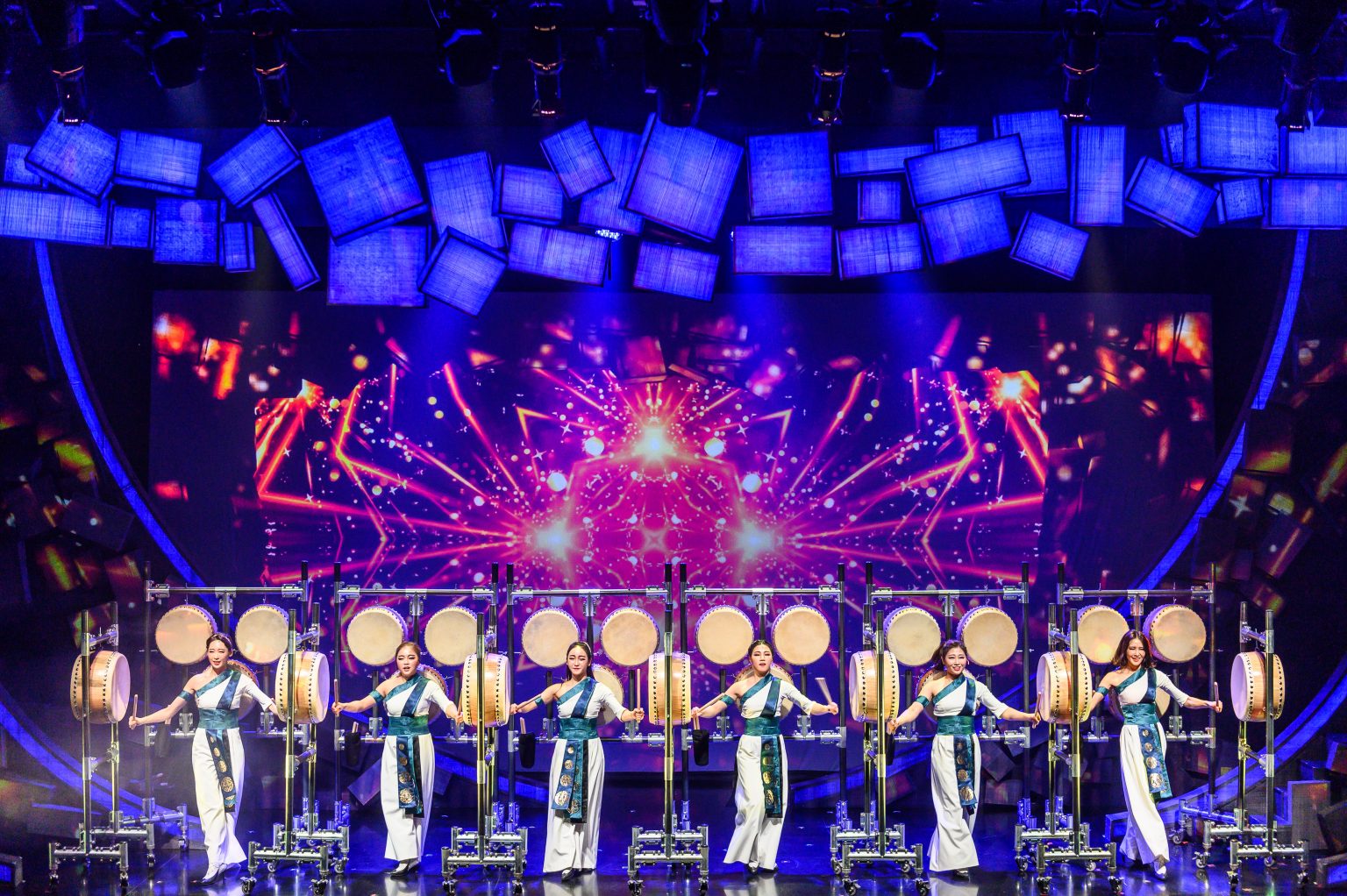 Sun & Moon Korean traditional musical show